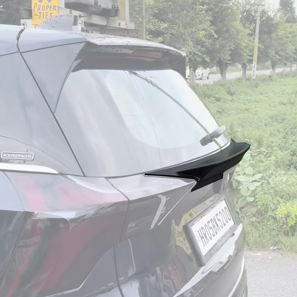 Lower Spoiler for Mahindra XUV700 – Saiga Parts